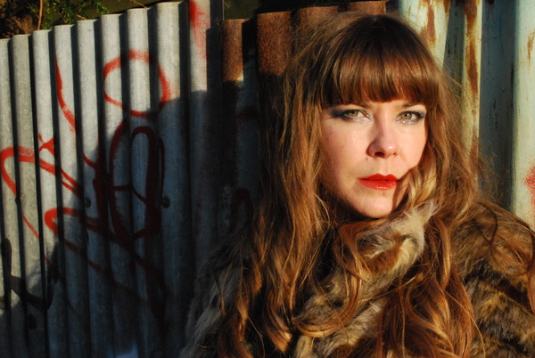 Artist Profile - Lucy Kitchen - (UK) - WWW.INSIDEDNB.NET